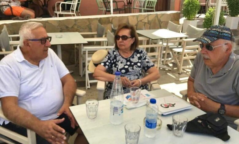Ενα ωραίο “παρεάκι”, φίλοι και συνεργάτες του ΡΑΔΙΟ ΑΛΦΑ και της ...