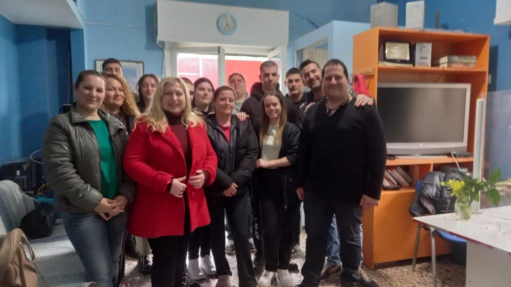 Μαθήματα επί τόπου ! Σπουδαστές της ΣΑΕΚ Λημνου στο ΡΆΔΙΟ ΆΛΦΑ ...